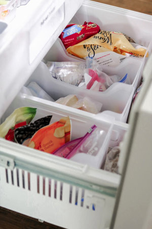 HOW TO ORGANIZE FREEZER DRAWERS - dimplesonmywhat